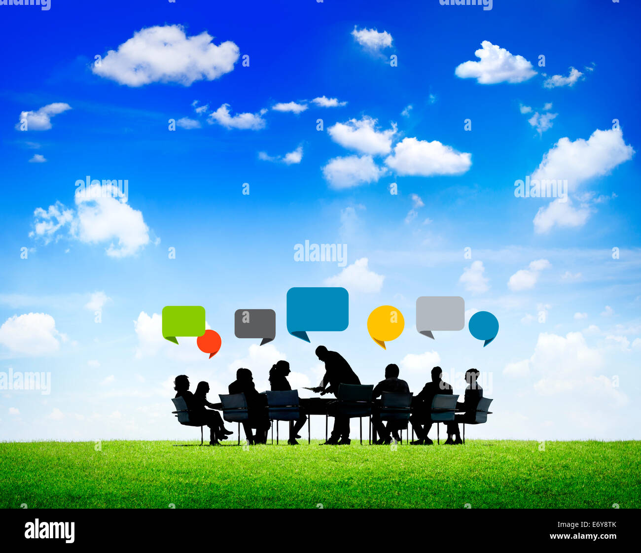 Team work around table hi-res stock photography and images - Alamy