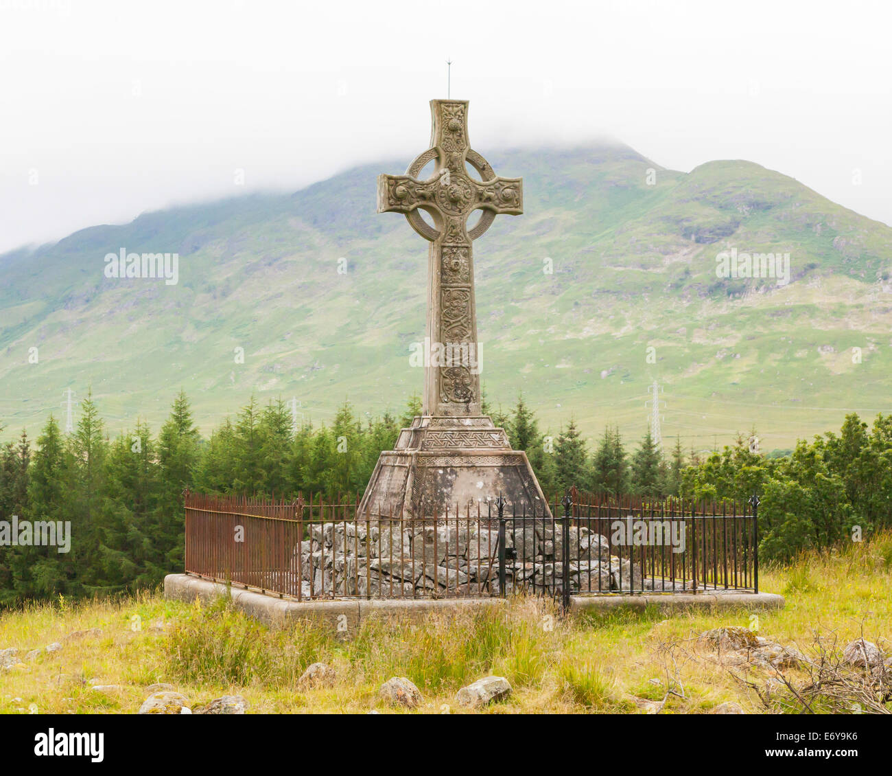 Old granite gravestone hi-res stock photography and images - Alamy