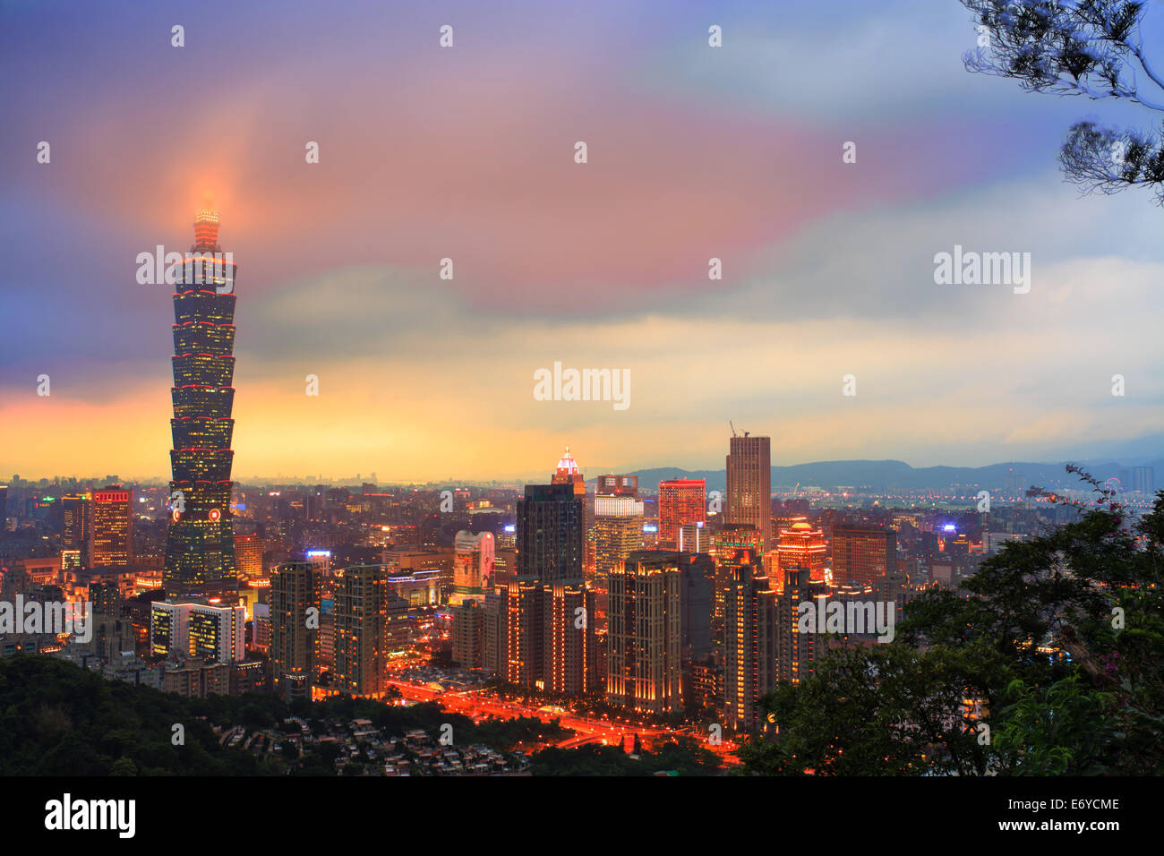 Taipei Taiwan city skyline buildings with Taipei 101 skyscraper at ...