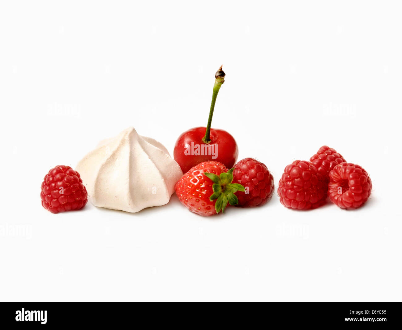 Meringue and summer fruit Stock Photo - Alamy