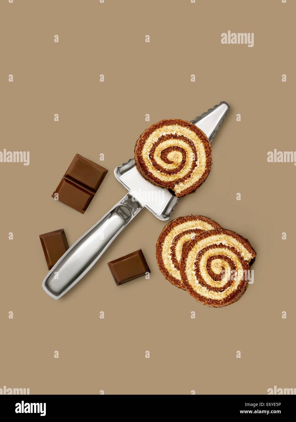 Sliced rolled log cake Stock Photo - Alamy