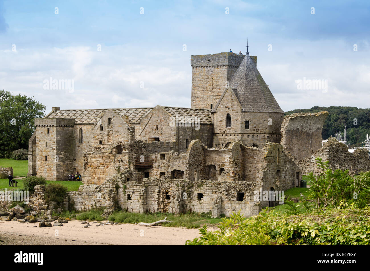 Inchcolm abbey hi-res stock photography and images - Alamy