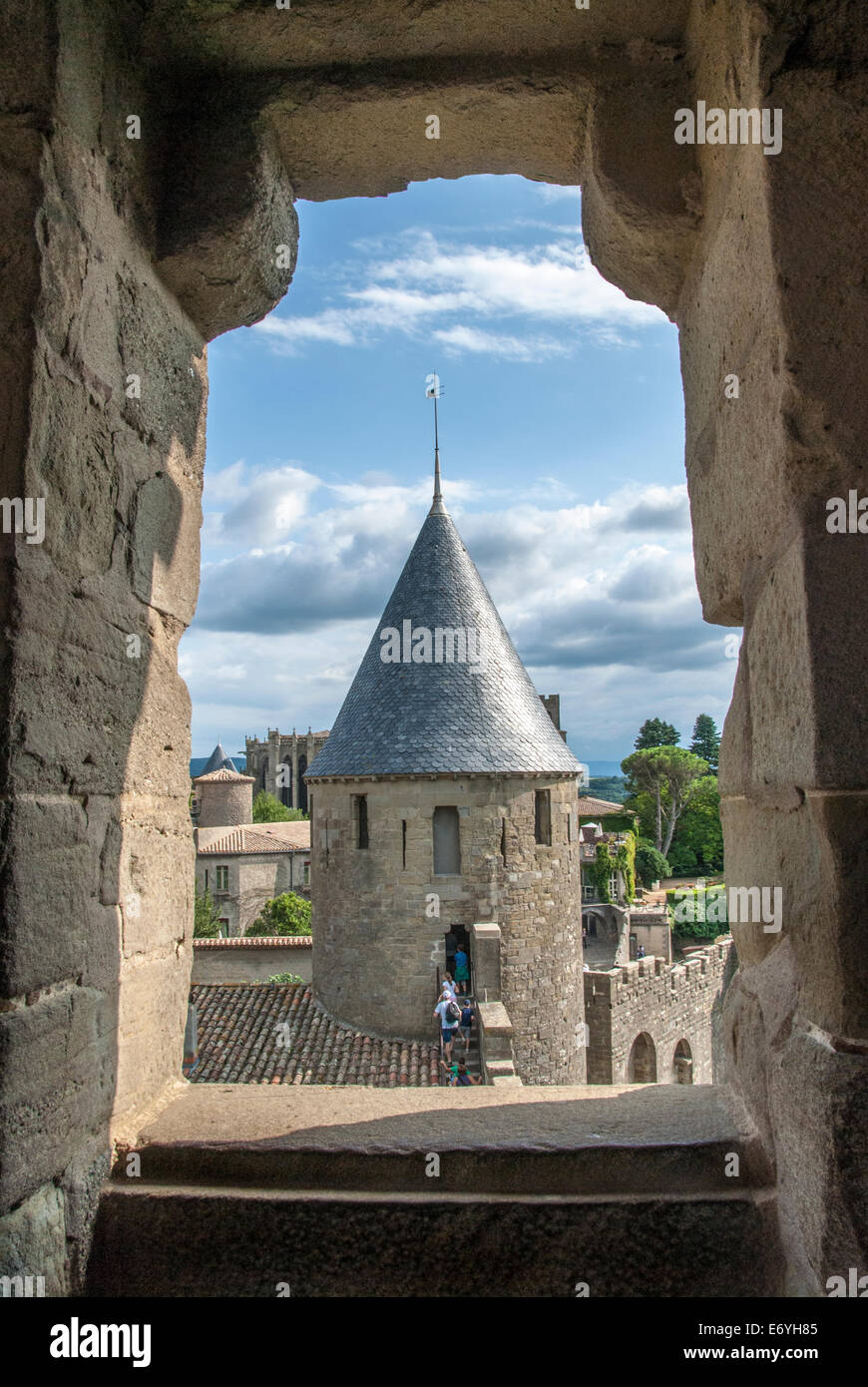 French chateau window hi-res stock photography and images - Alamy