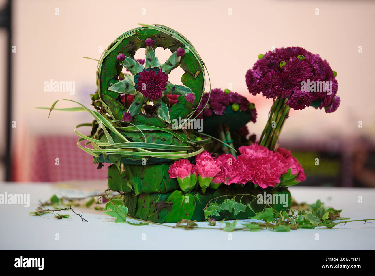 Tabletop flower arrangements Stock Photo - Alamy
