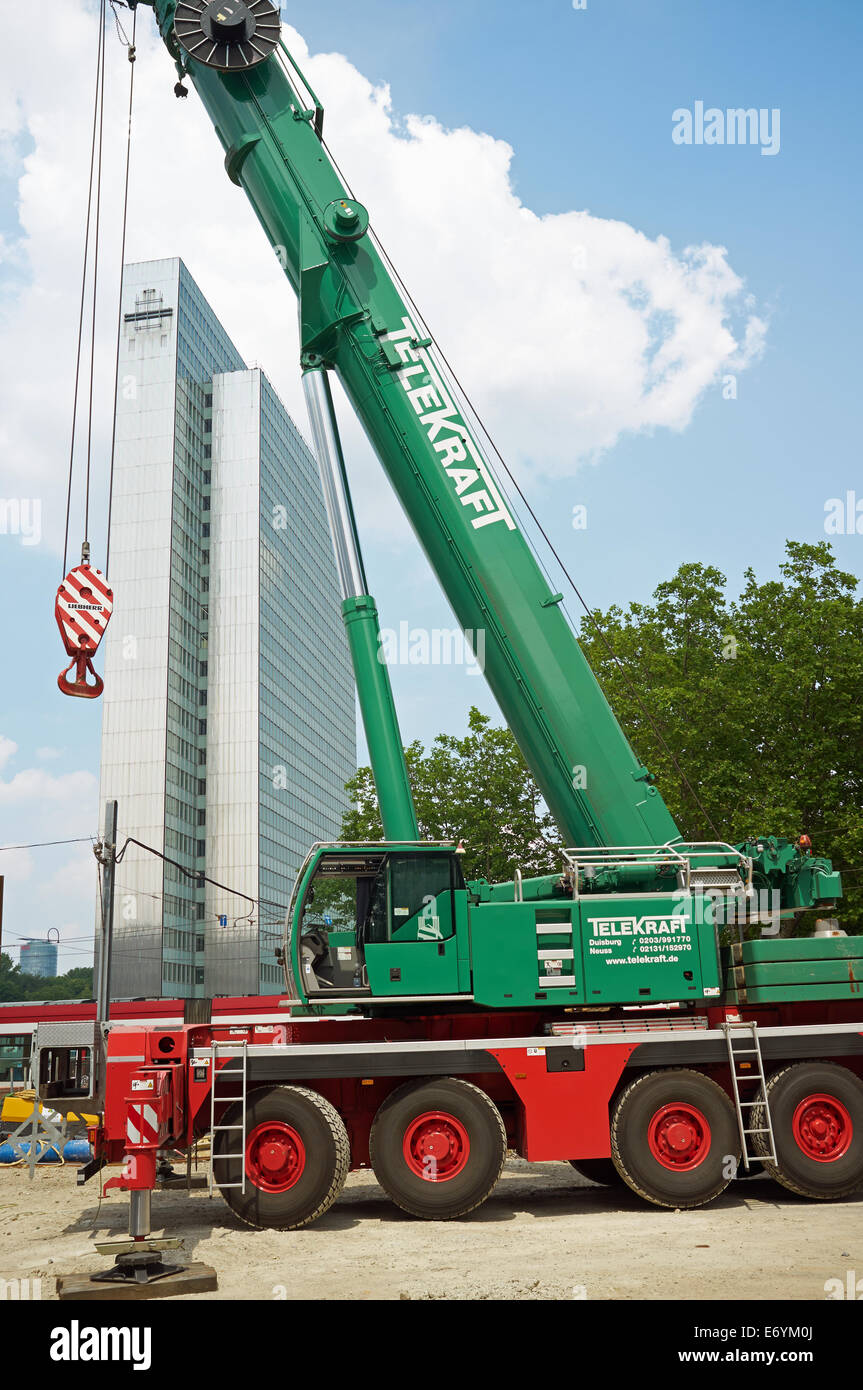 Self-propelled heavy crane, Dusseldorf, Germany Stock Photo - Alamy