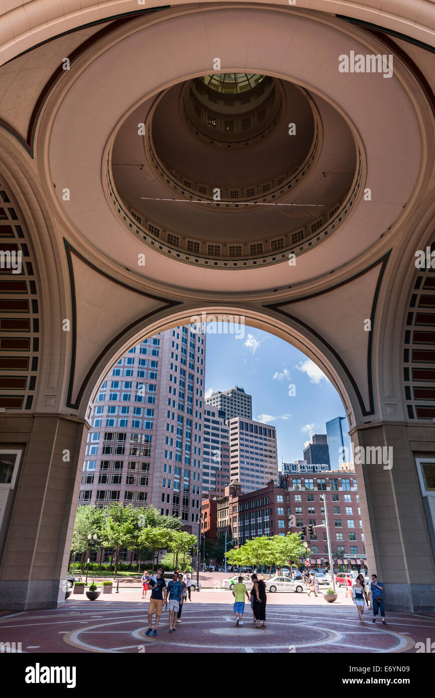 Harbor arch hi-res stock photography and images - Alamy