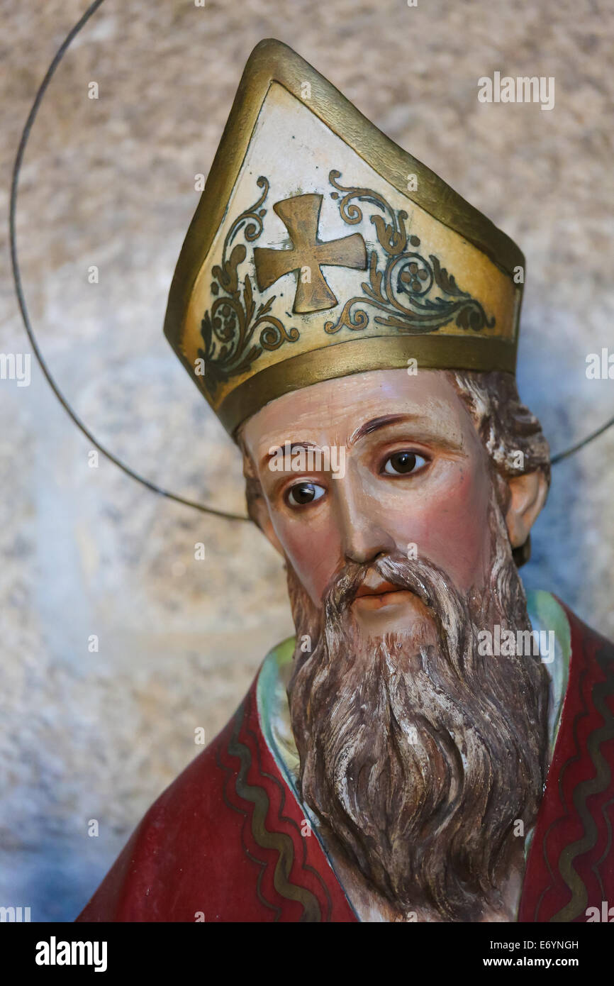 Saint nicholas statue hi-res stock photography and images - Alamy