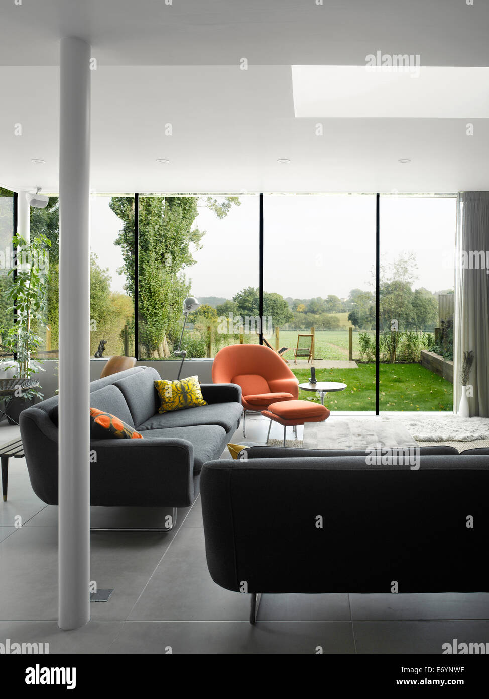 Barnet london houses hi-res stock photography and images - Alamy