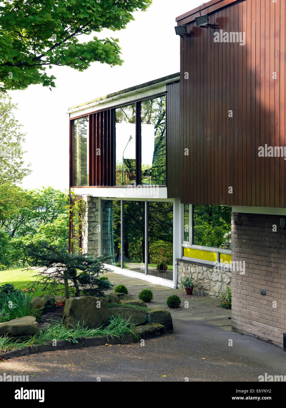 Mid Century Modern Garden High Resolution Stock Photography and Images ...