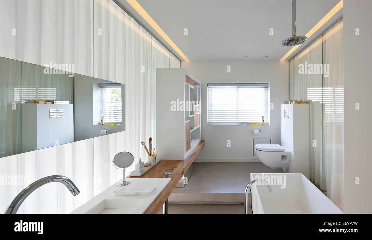 Luxury bathroom in Amir Navon House, Israel Stock Photo - Alamy