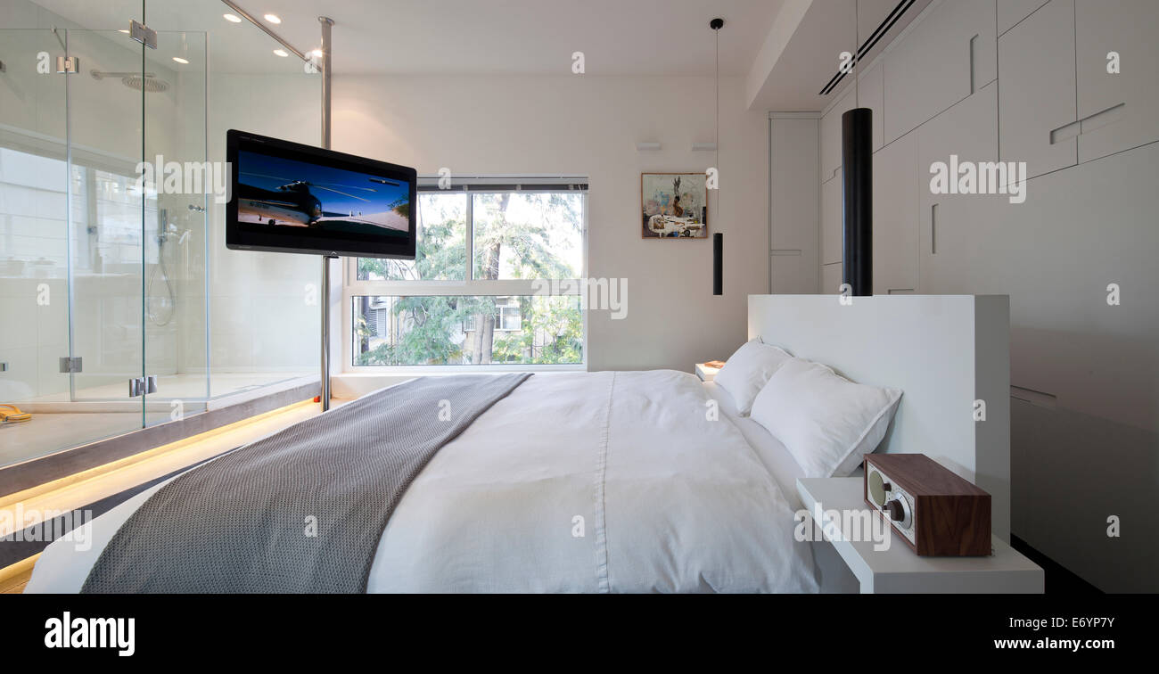 Luxury bedroom with plasma screen in Amir Navon House, Israel Stock ...