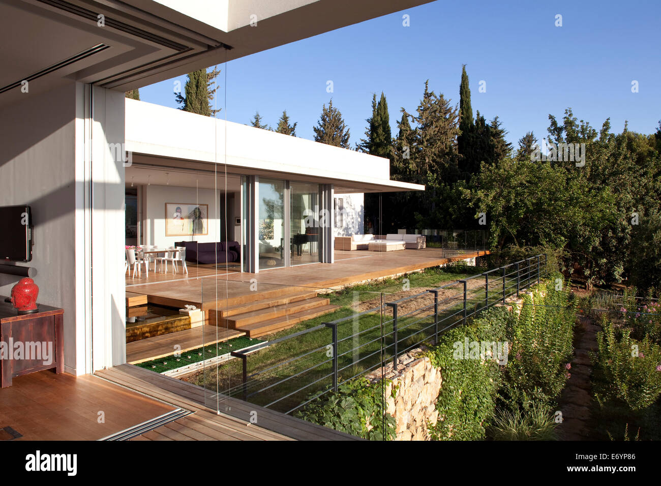 White luxury houses facades in hi-res stock photography and images - Alamy