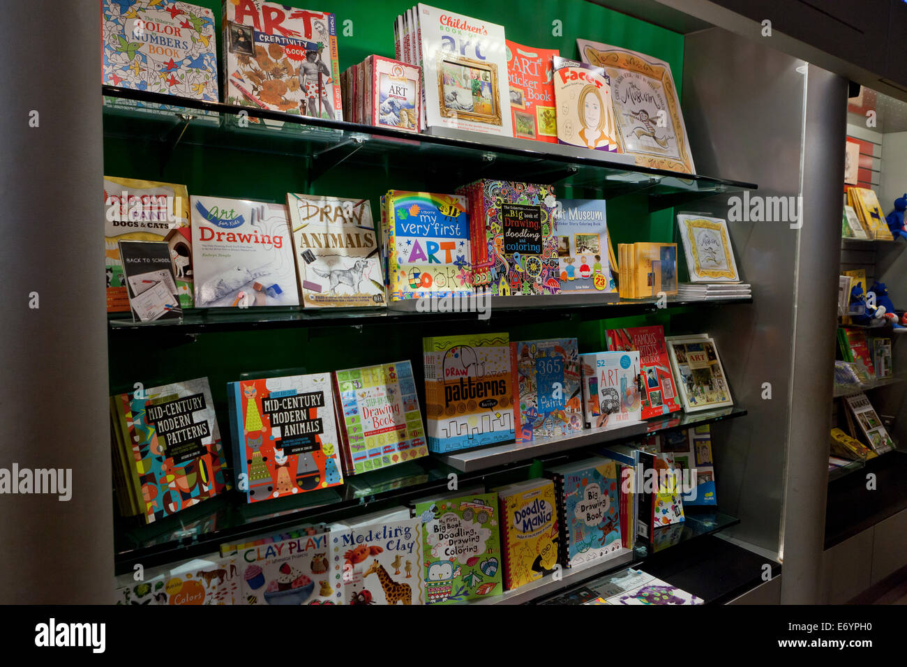 Drawing books on bookstore shelf hi-res stock photography and images ...