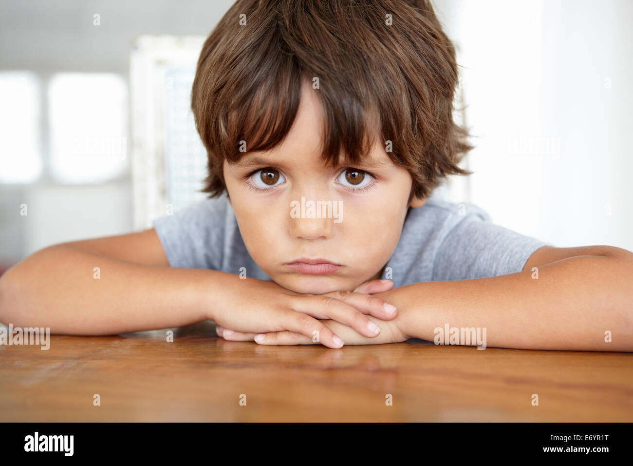 Sad little boy Stock Photo - Alamy