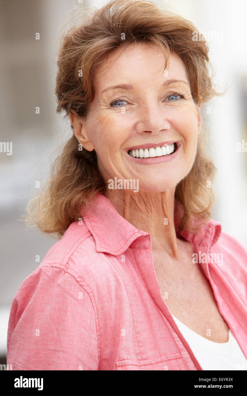 Senior woman head and shoulders Stock Photo - Alamy
