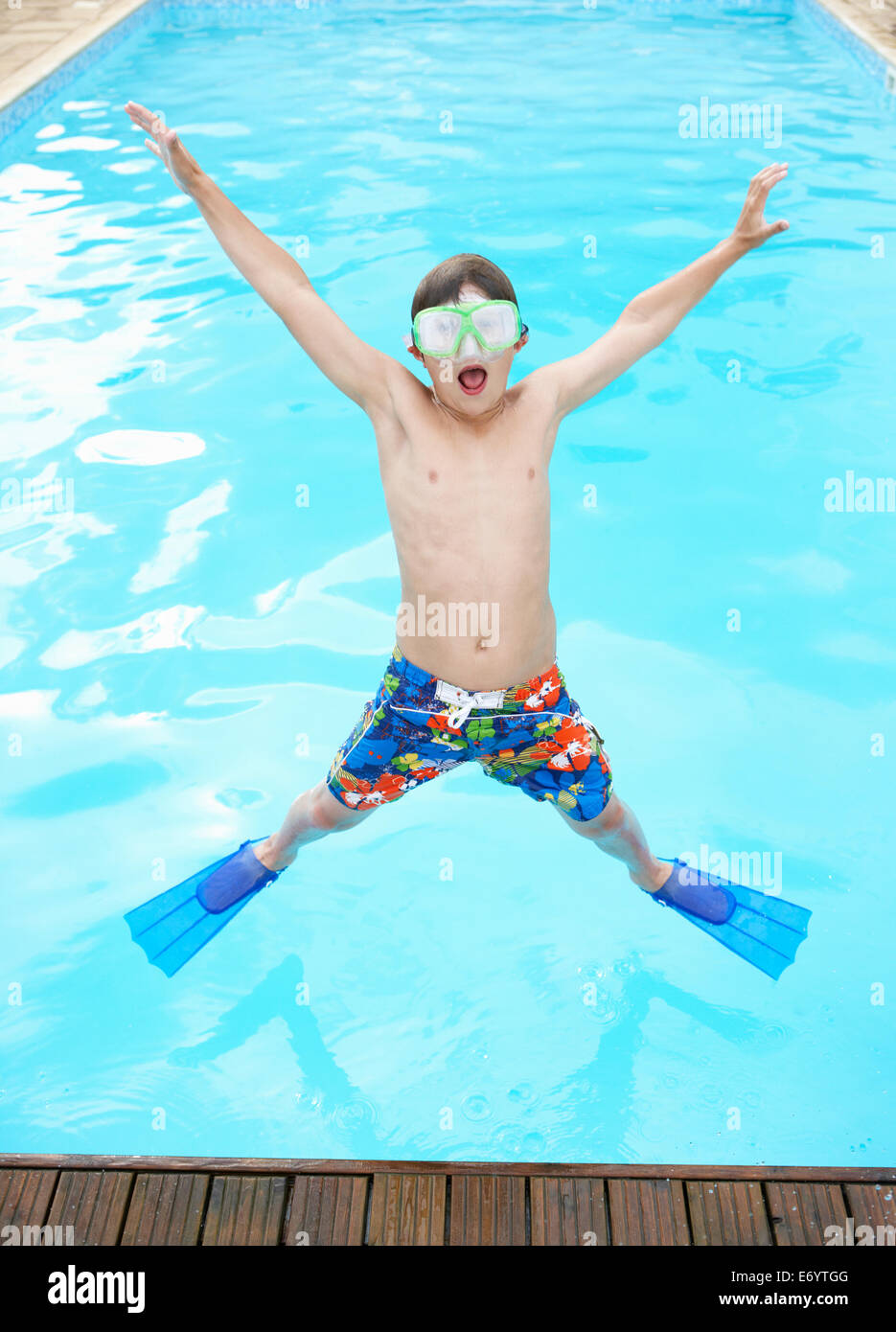 Boy falling water hi-res stock photography and images - Alamy