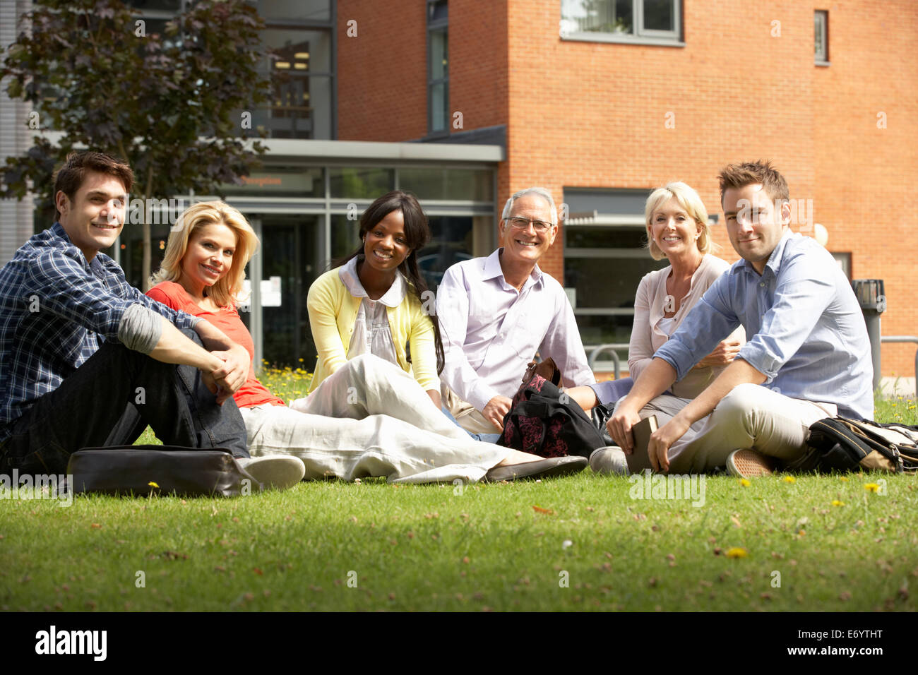Group of students hi-res stock photography and images - Alamy