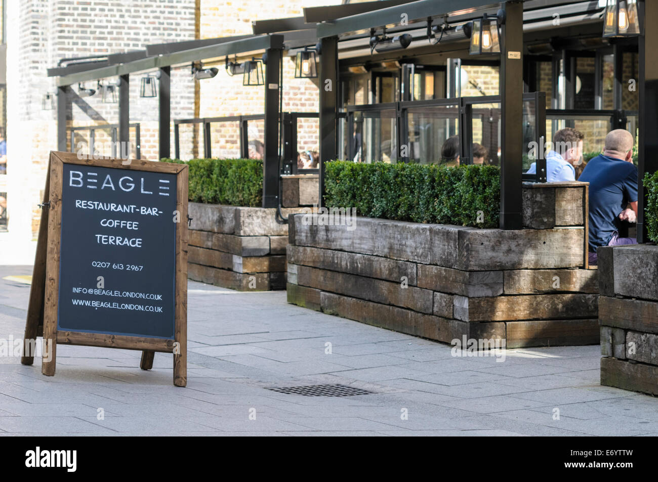 Beagle restaurant front view london hi-res stock photography and images ...
