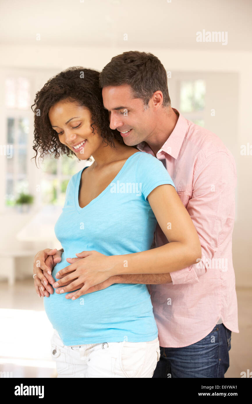 Couple expecting baby Stock Photo - Alamy