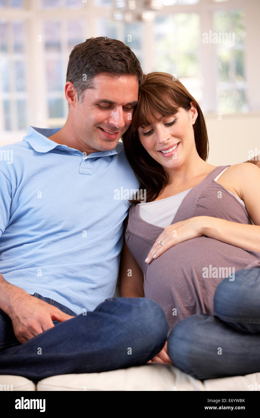 Couple expecting baby Stock Photo - Alamy