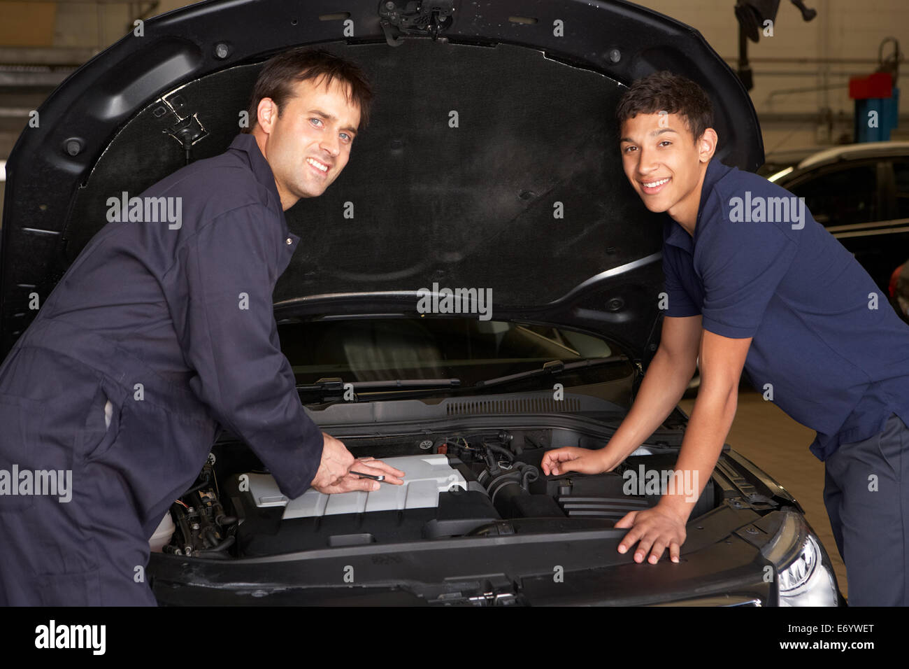 Mechanic training hi-res stock photography and images - Alamy