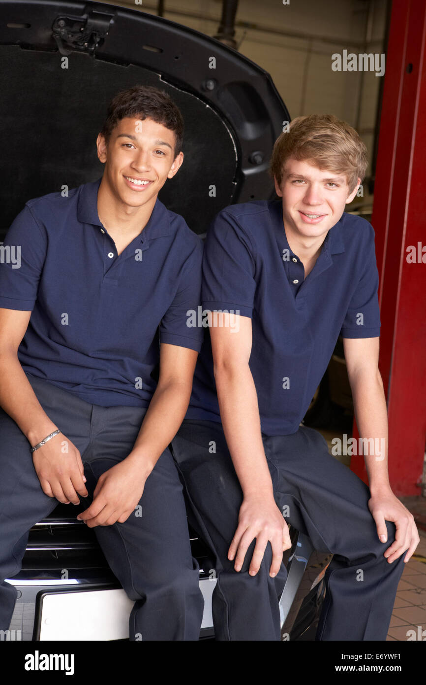 Mechanics apprentice hi-res stock photography and images - Alamy