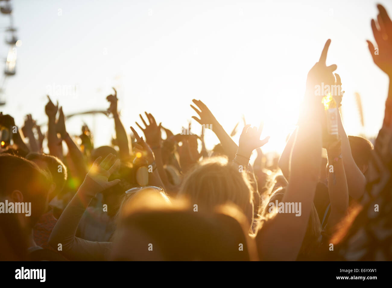 Music festival crowd dancing outdoor hi-res stock photography and ...