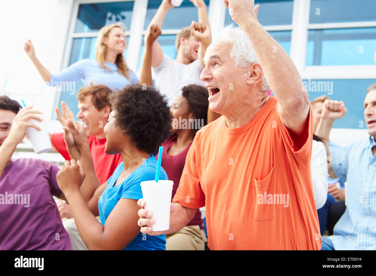 Crowd celebrating seats hi-res stock photography and images - Alamy