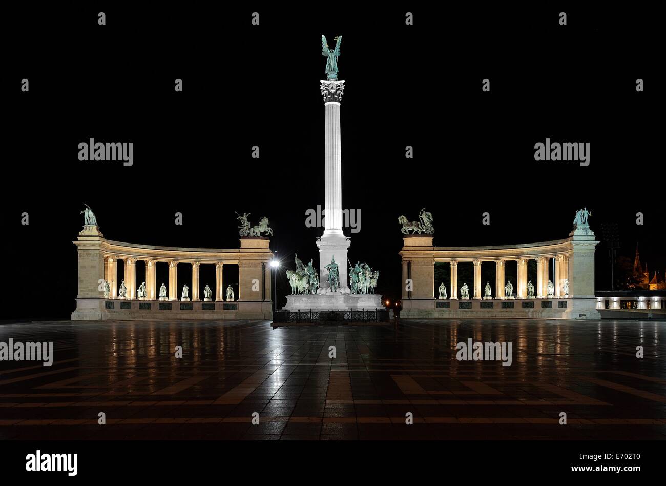 Heroes monument hi-res stock photography and images - Alamy