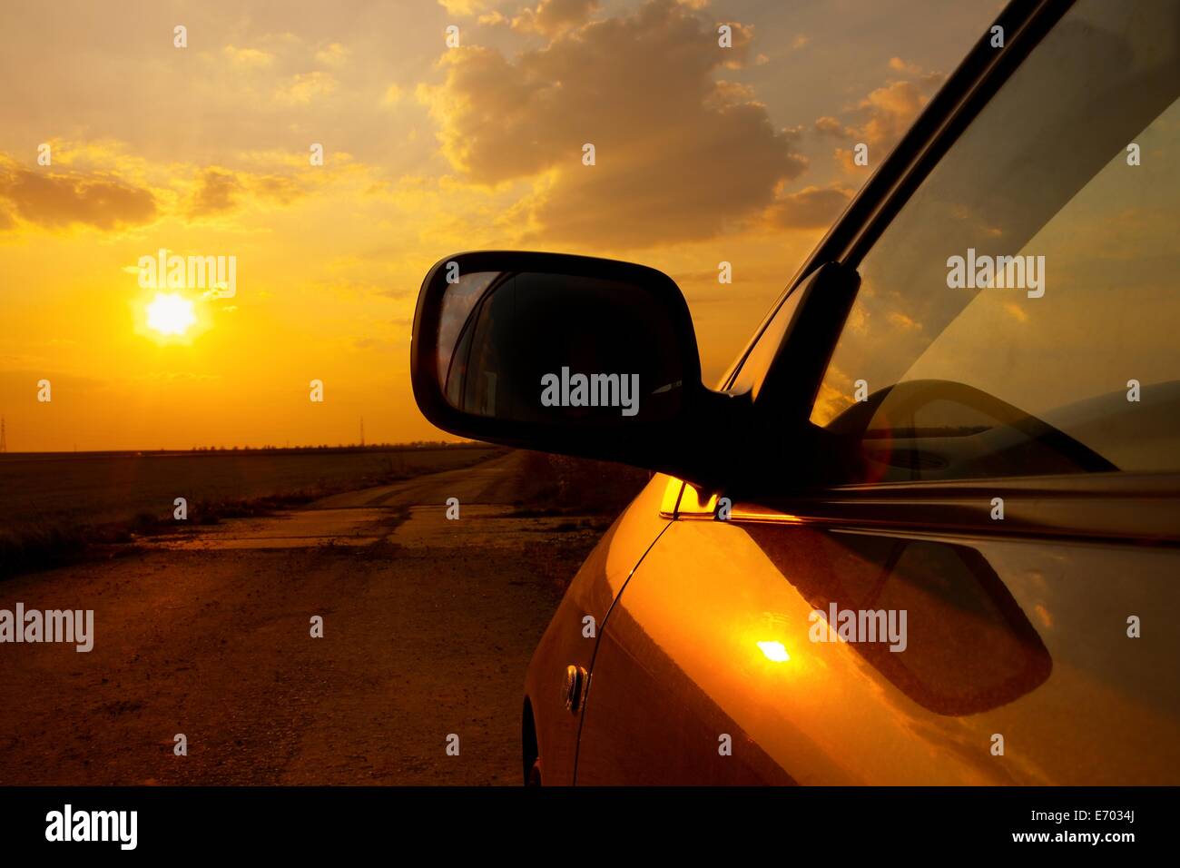 Car sunset hi-res stock photography and images - Alamy