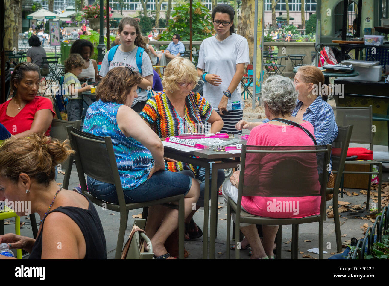 Mahjongg fans gather in Bryant Park in New York for a marathon of ...