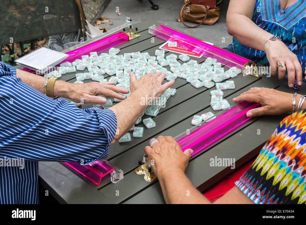 Mahjongg fans gather in Bryant Park in New York for a marathon of ...