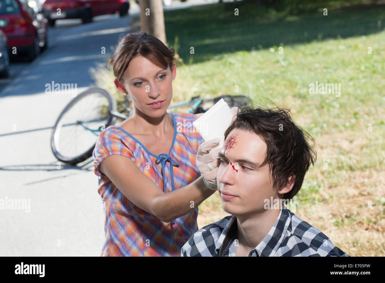 First aid bleeding hi-res stock photography and images - Alamy