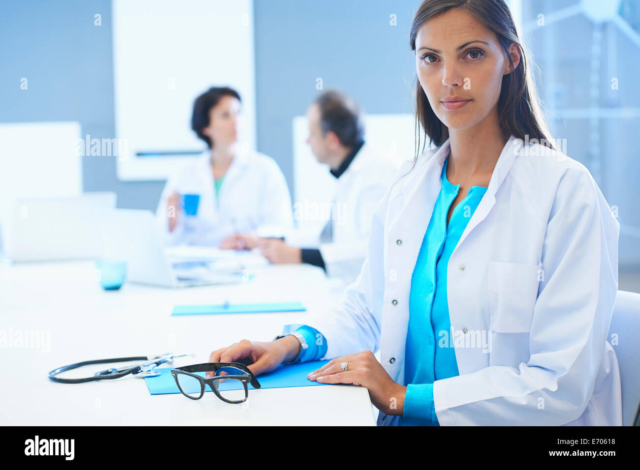 Portrait female doctor woman hi-res stock photography and images - Alamy