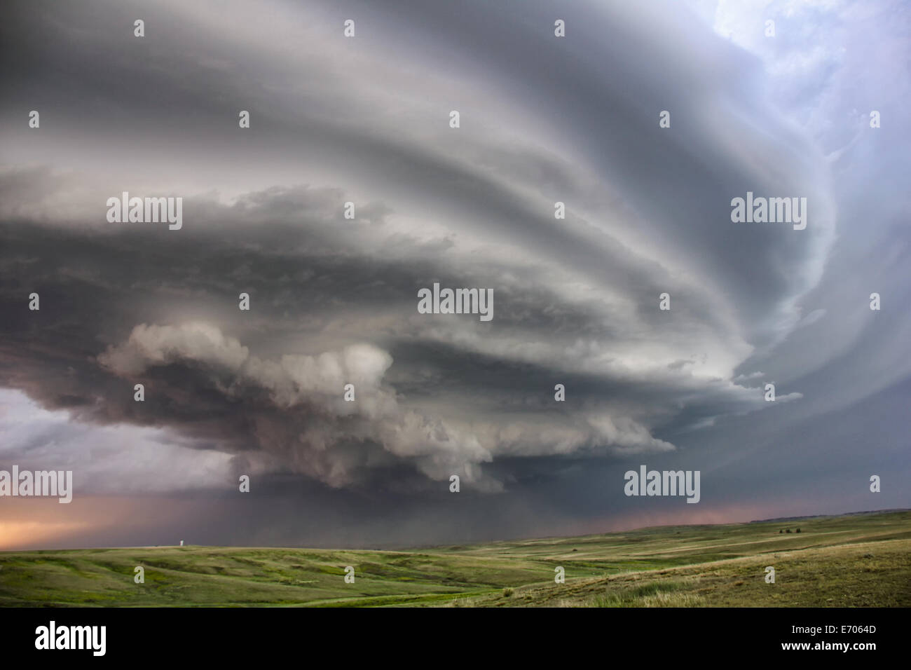 Supercell thunderstorm hi-res stock photography and images - Alamy
