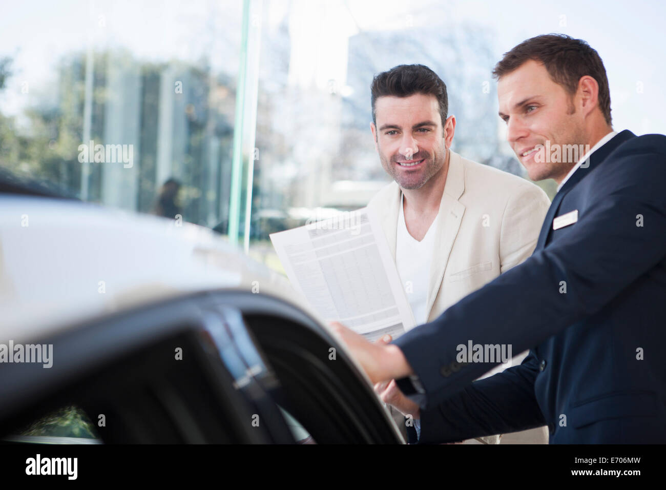 Customer clerk clothing hi-res stock photography and images - Alamy