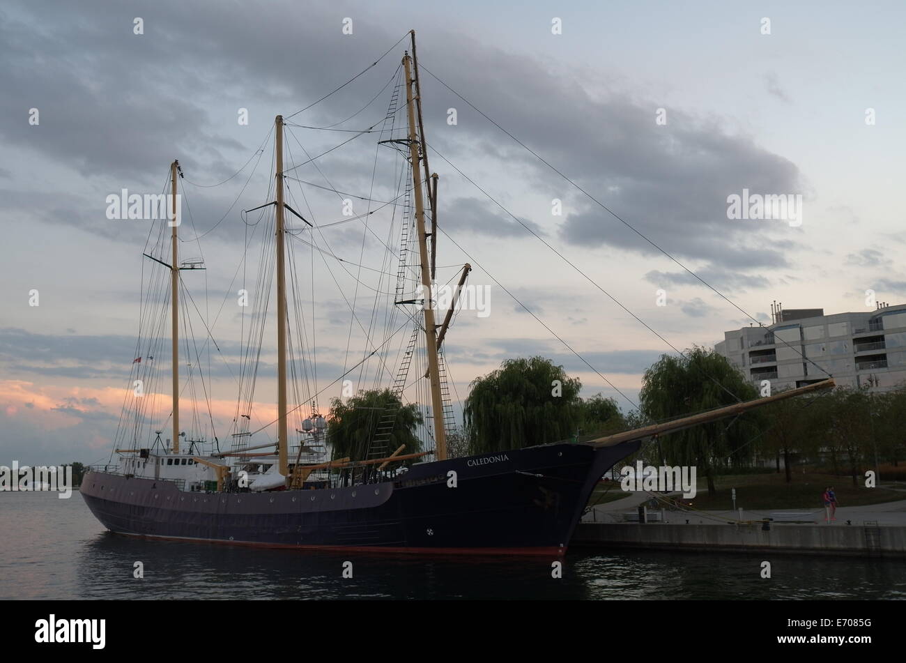 Old sailing ship docked at Toronto, Lake Ontario, Canada Stock Photo ...