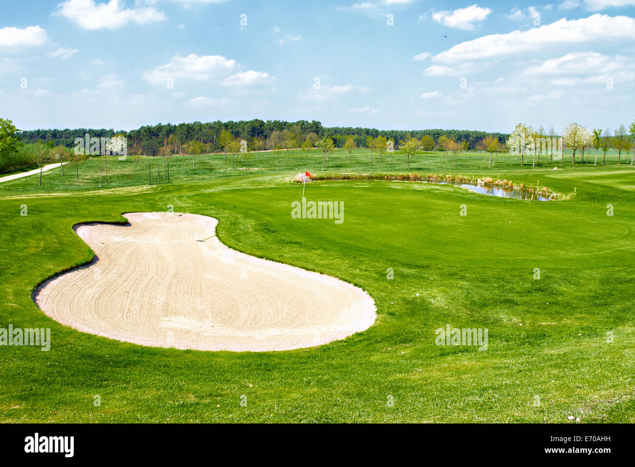 Golf course hi-res stock photography and images - Alamy