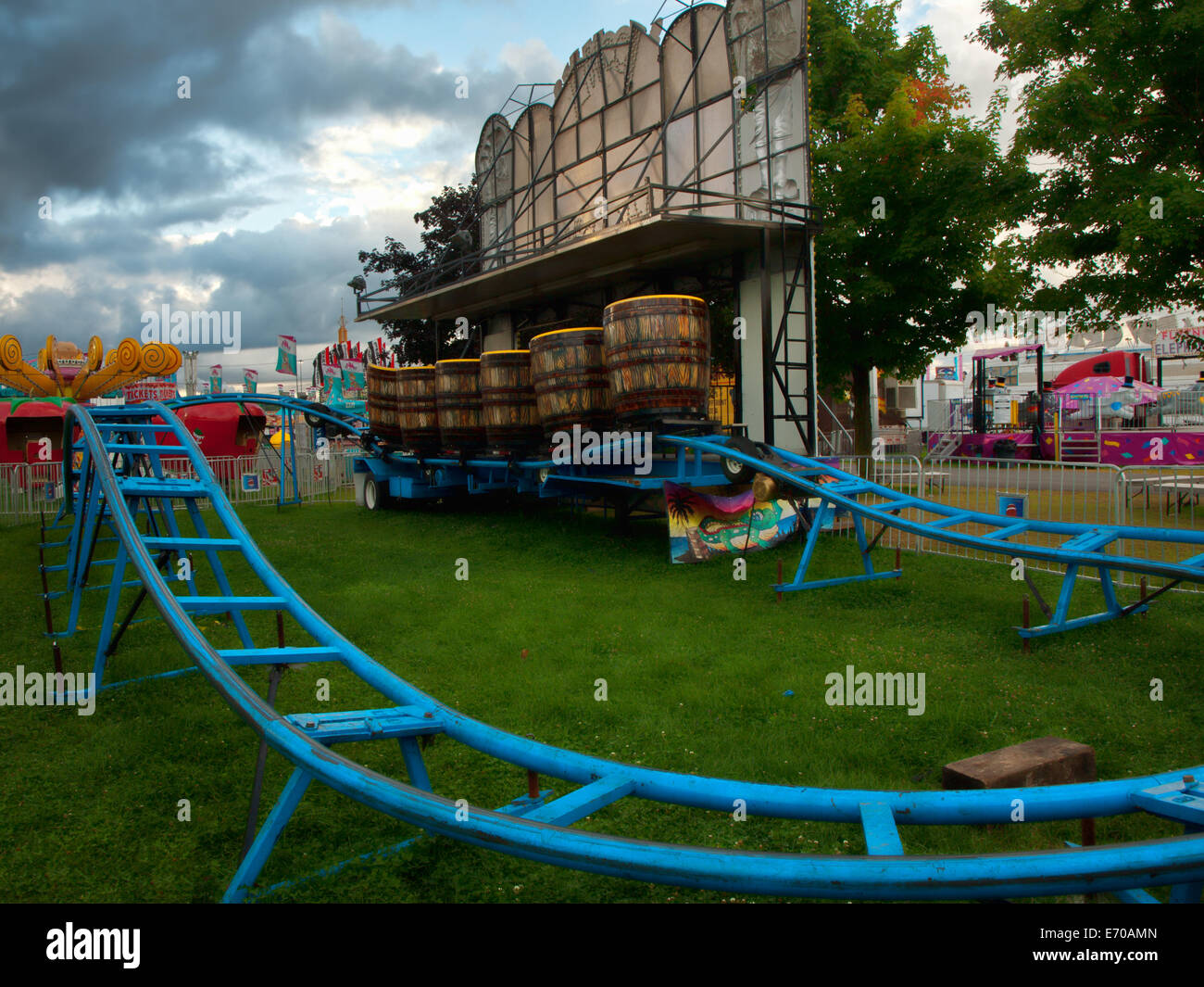 Blue train hi-res stock photography and images - Alamy