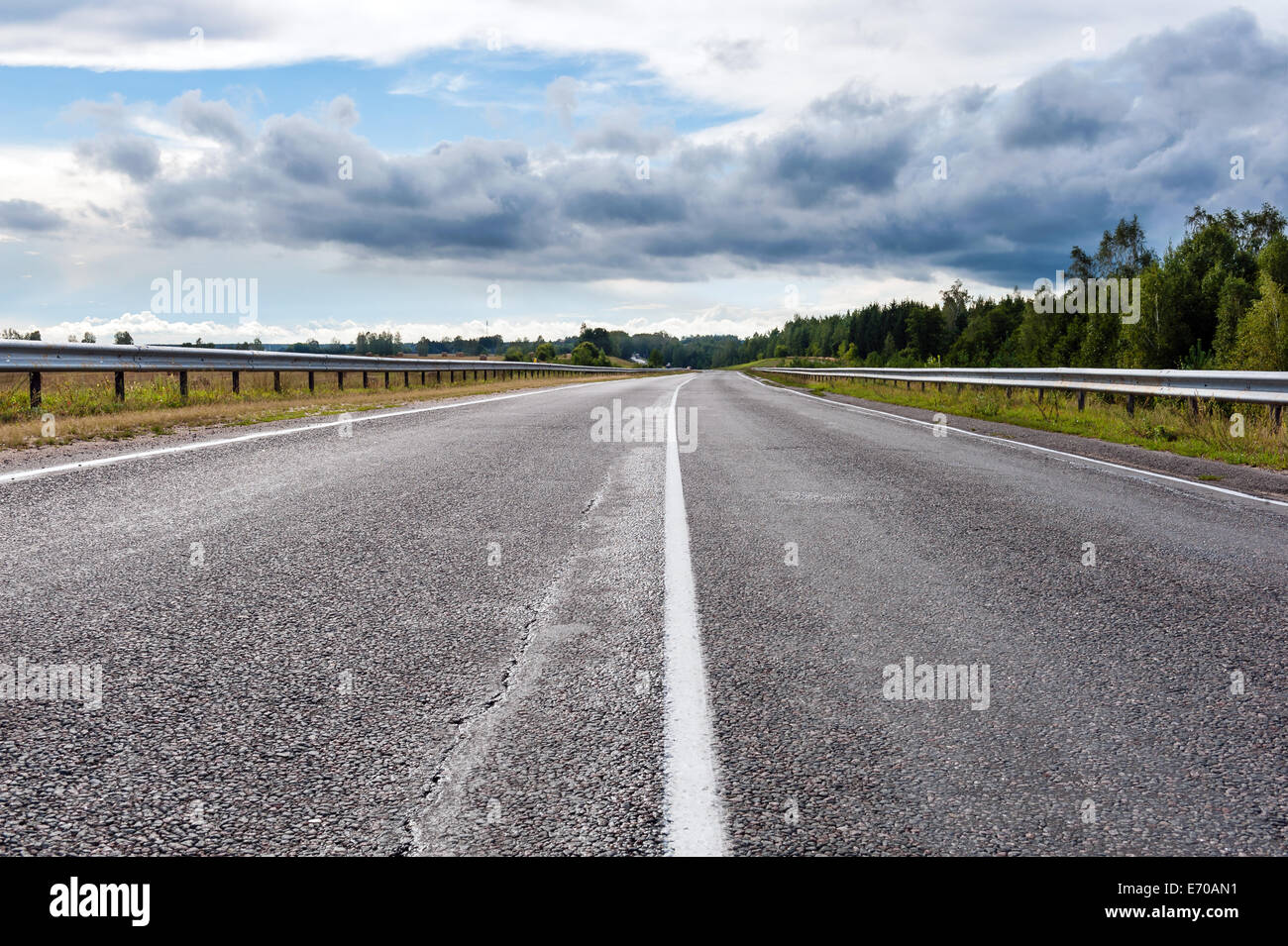 Low point view hi-res stock photography and images - Alamy
