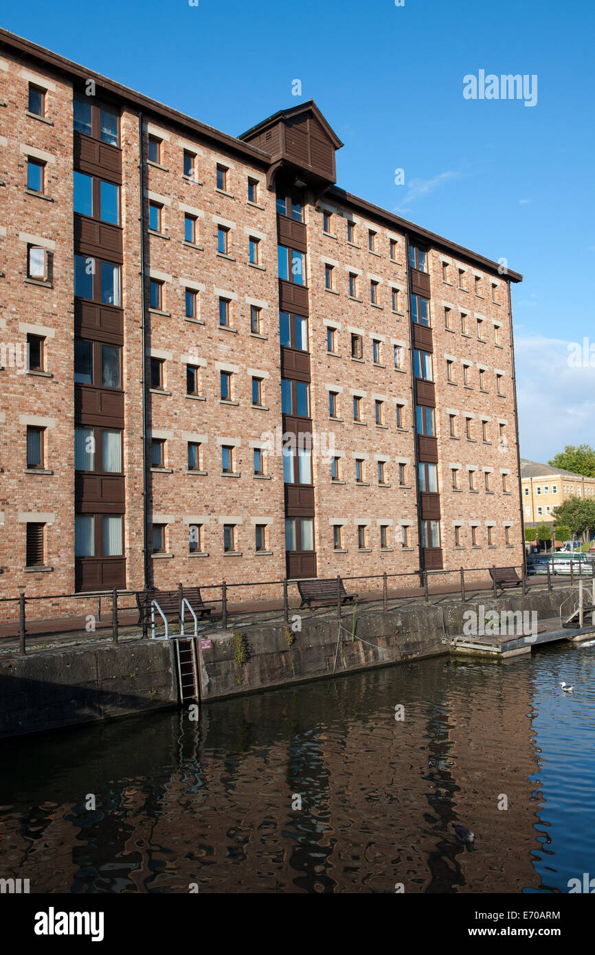 High Rise Warehouse High Resolution Stock Photography and Images - Alamy