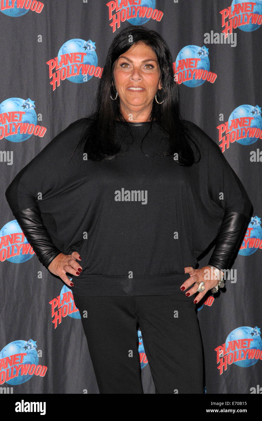 Renee Graziano ,Jennifer Graziano and Lana Graziano Signing Copies of ...