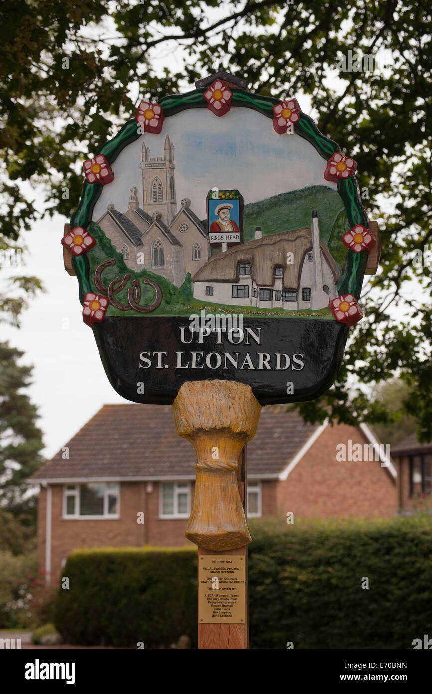 Village signs gloucestershire hi-res stock photography and images - Alamy