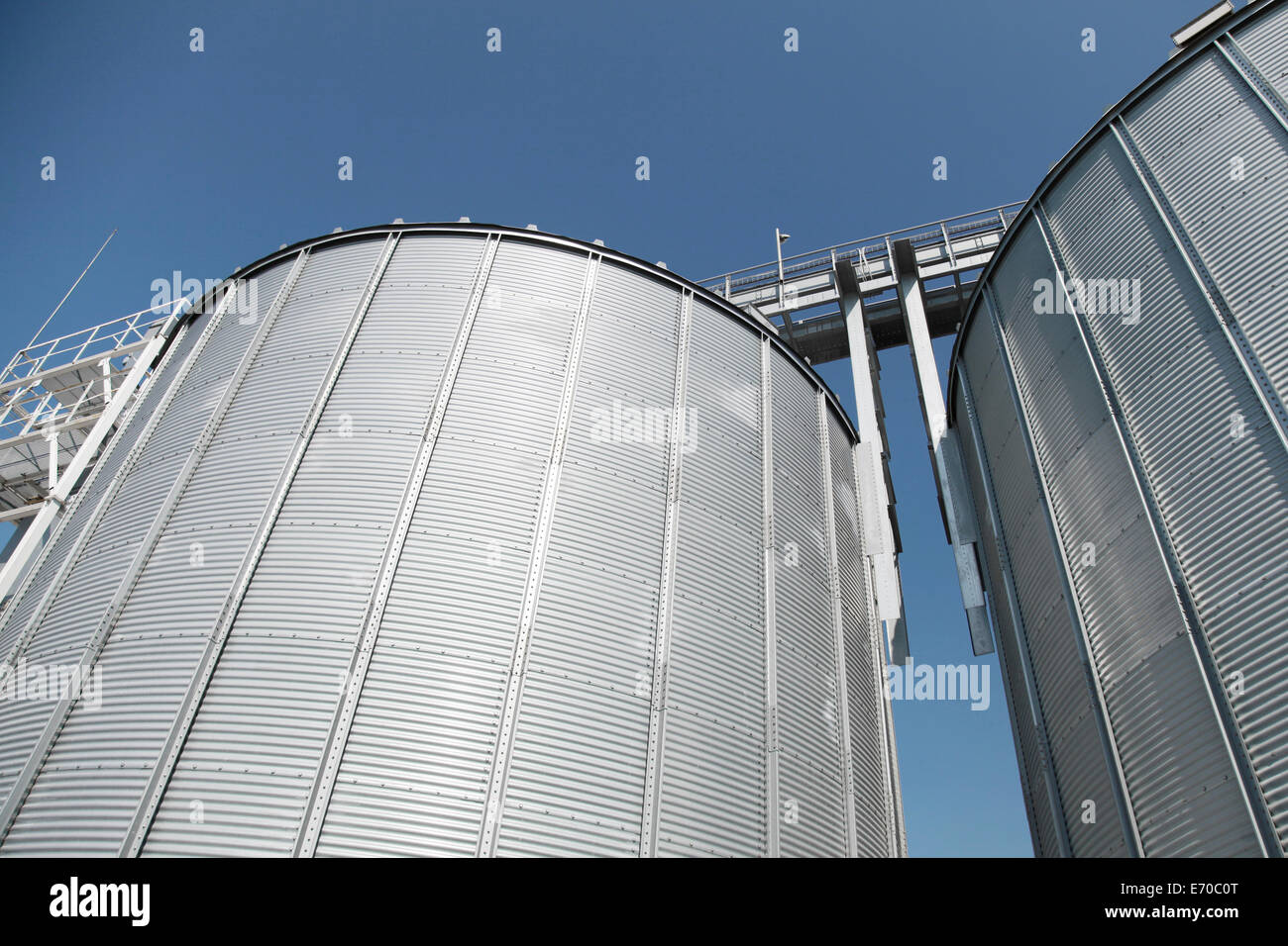 Industrial fuel storage tanks hi-res stock photography and images - Alamy