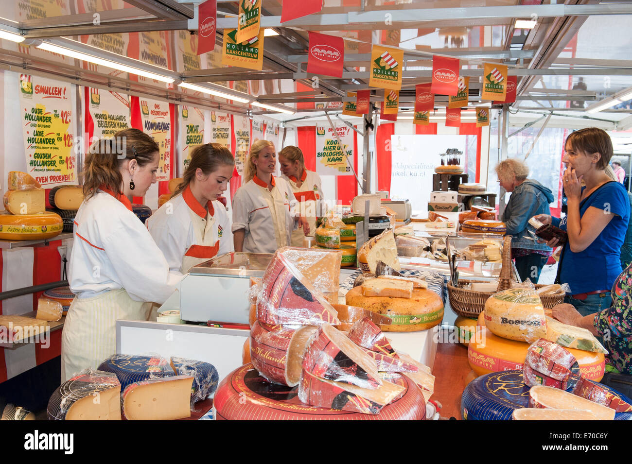 A cheese stall in the weekly market in Amersfoort, Netherlands Stock ...