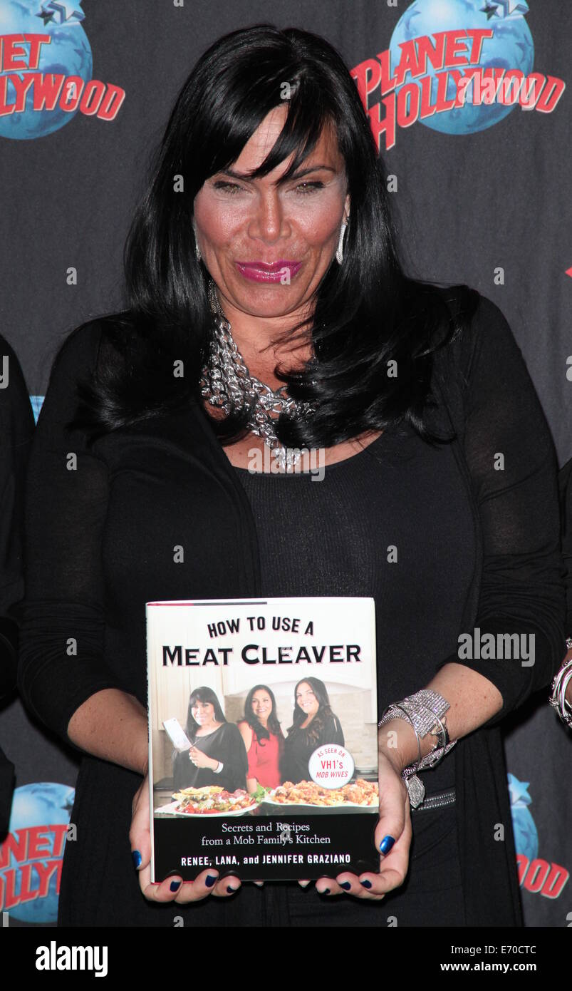 Reality star sisters from 'Mob Wives' sign copies of their cookbook ...
