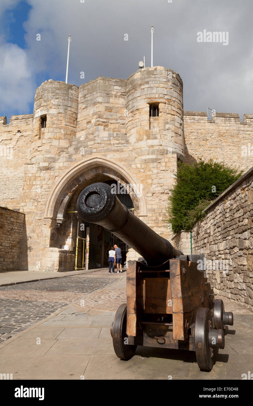 Cannon gate hi-res stock photography and images - Alamy
