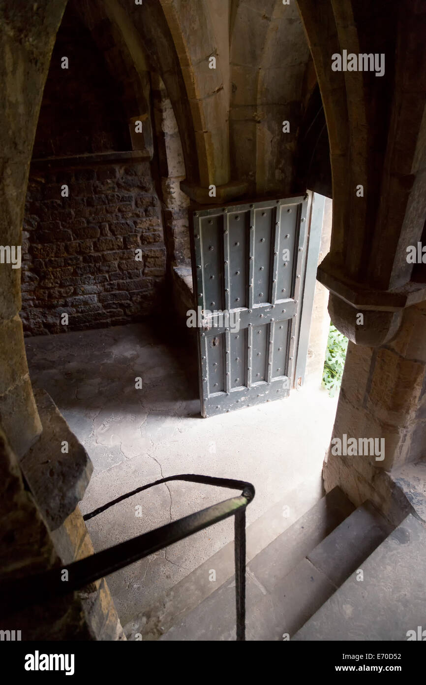 Medieval door hi-res stock photography and images - Alamy