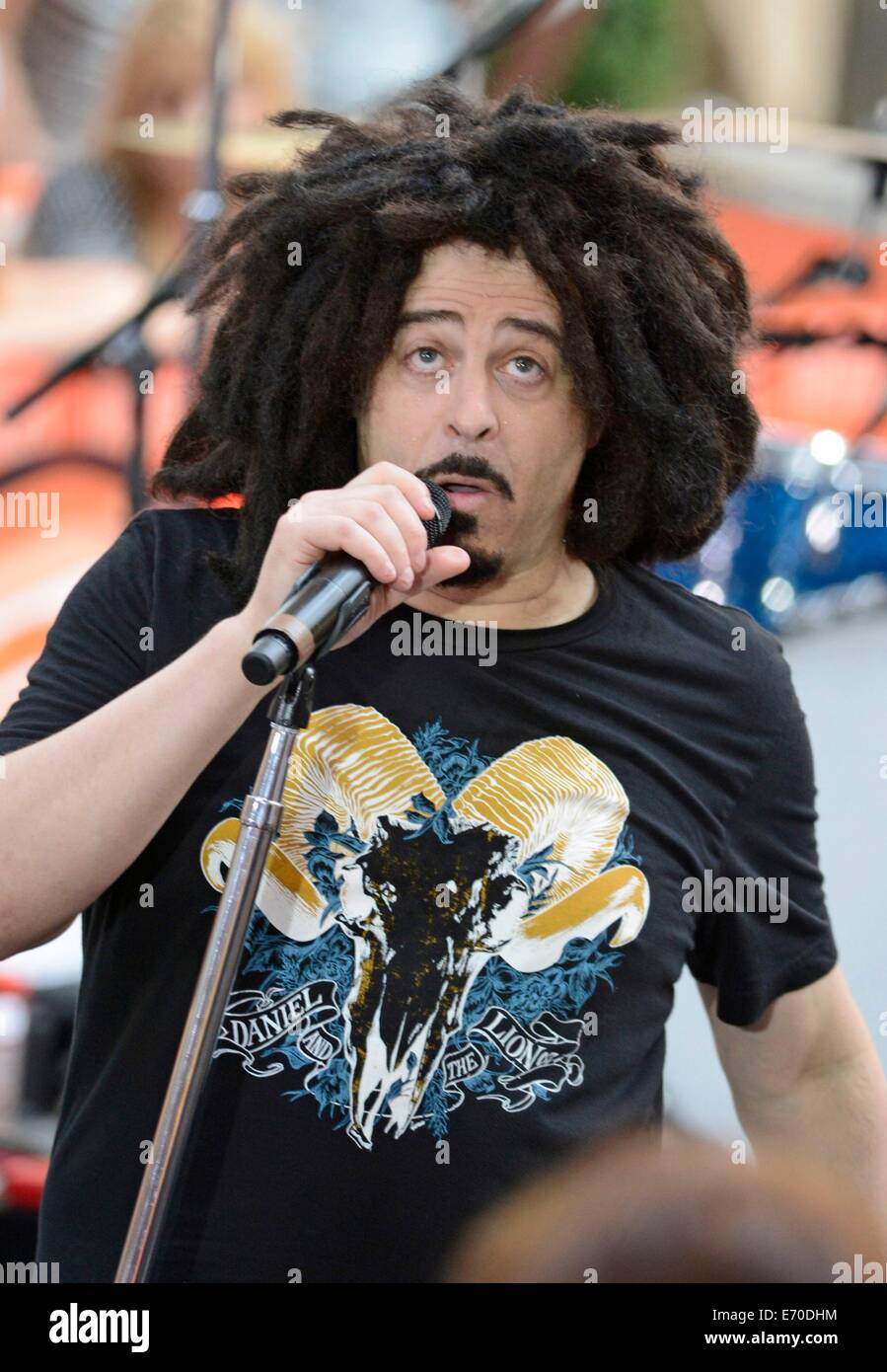 Counting crows on stage hi-res stock photography and images - Alamy