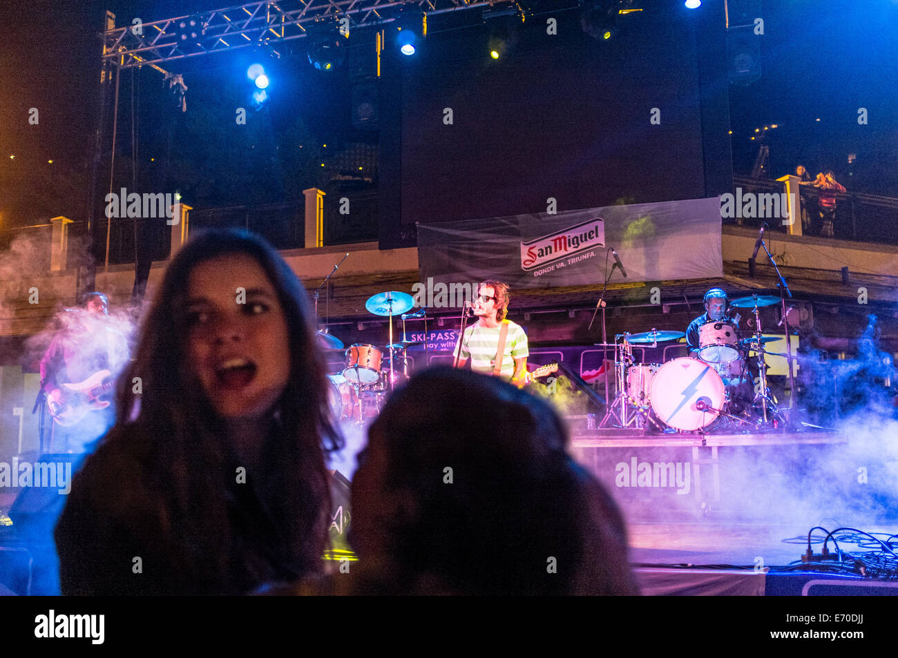 Teens at a pop concert Stock Photo - Alamy